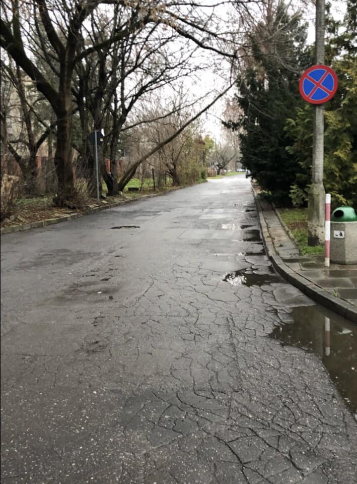 Brud i syf! Tak wyglądają rządy Trzaskowskiego. Ani drzew, ani parkingu ...